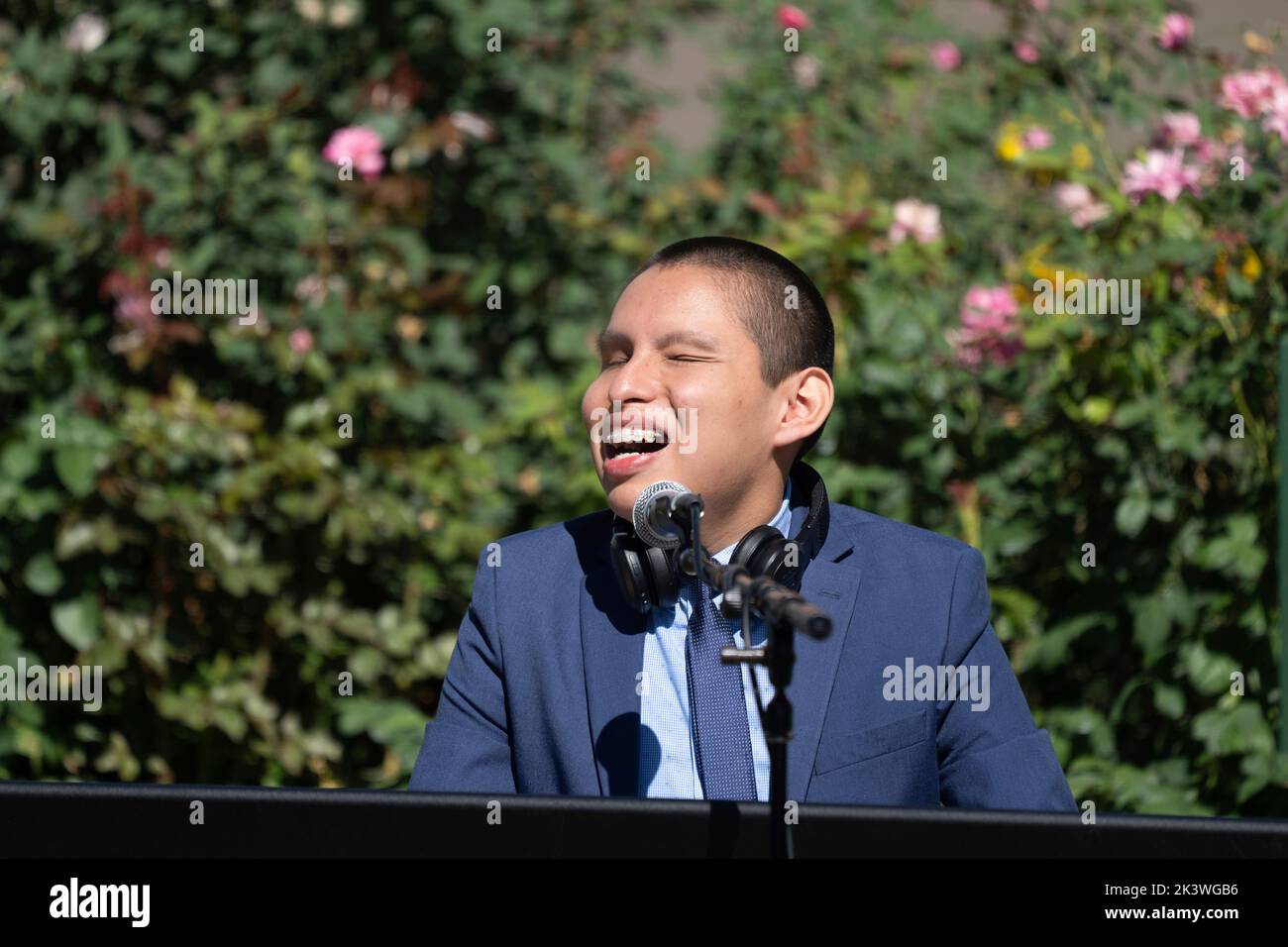 Der Pianist Jose Andre Montaño spielt bei einer Feier des Americans ...