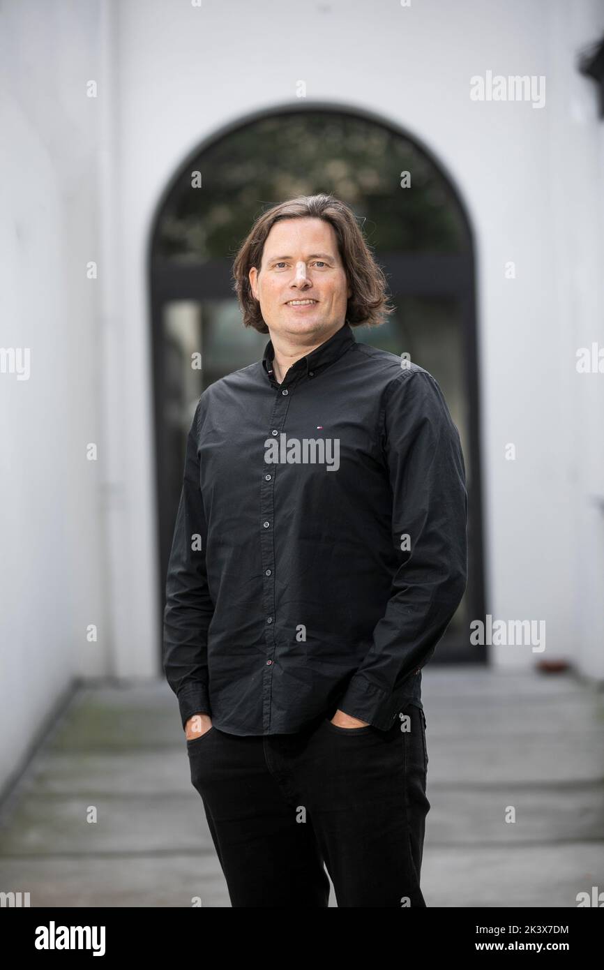 Jurgen Gawron posiert für den Fotografen während der Feierlichkeiten ...