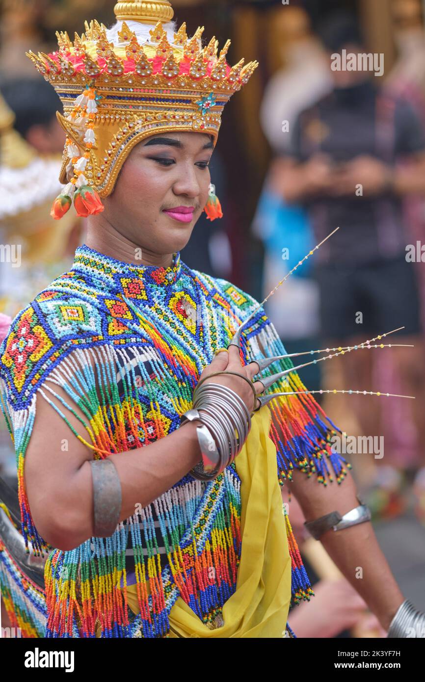Traditional thai dance -Fotos und -Bildmaterial in hoher Auflösung – Alamy