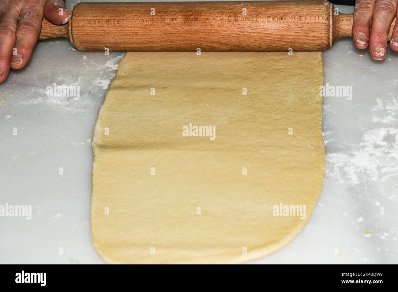 Automatische pizza -Fotos und -Bildmaterial in hoher Auflösung – Alamy