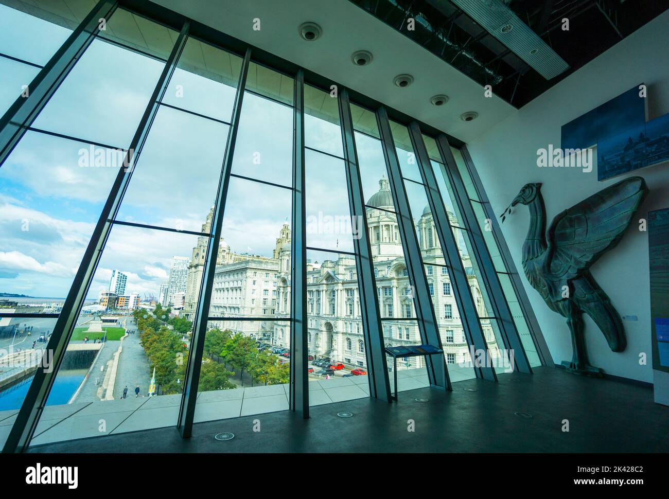 Blick vom obersten Stockwerk des Museums von Liverpool Stockfotografie ...