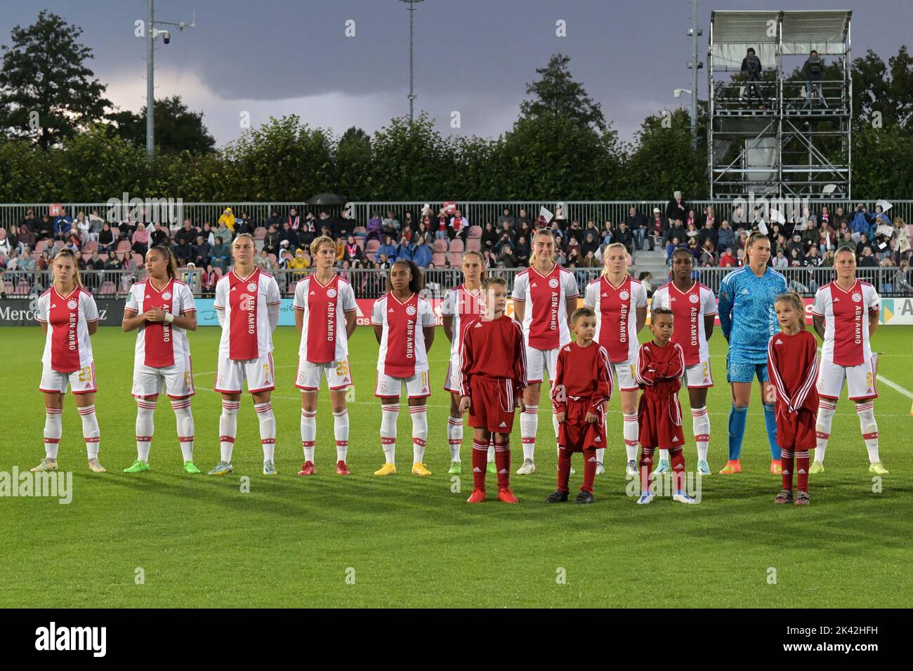 AMSTERDAM - (lr) Victoria Pelova von Ajax Women, Chasity Grant von Ajax ...