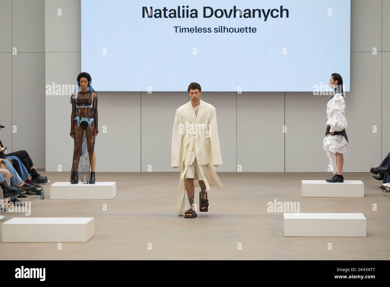 Collective Fashion Show, ukrainische Nachwuchsdesigner:innen der ...