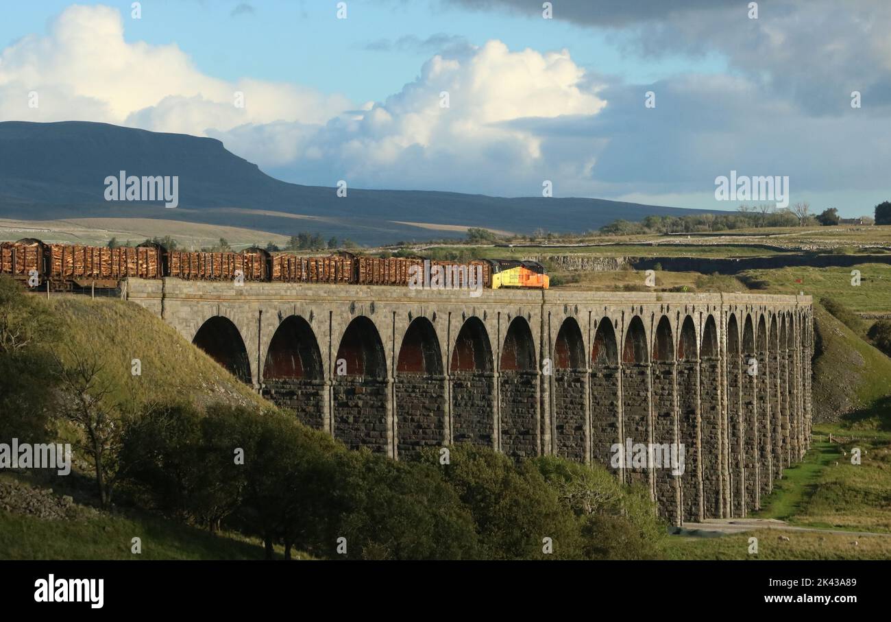 Colas Schienengüterlokomotive der Baureihe 70, Nummer 70803, auf dem ...