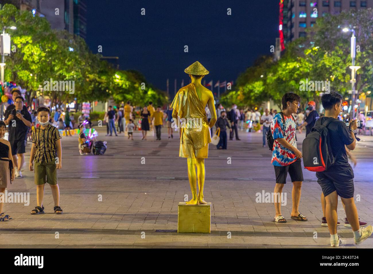 Walking street nguyen hue -Fotos und -Bildmaterial in hoher Auflösung – Alamy