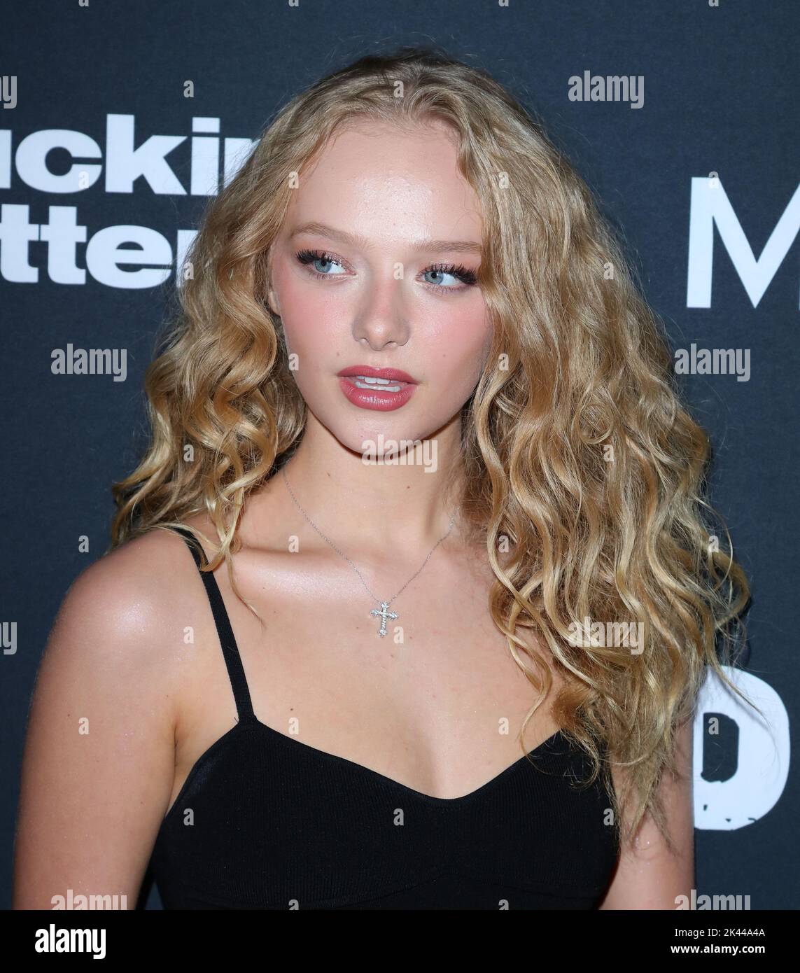 Amiah Miller kommt zur Weltpremiere des EXORZISMUS MEINER BESTEN ...