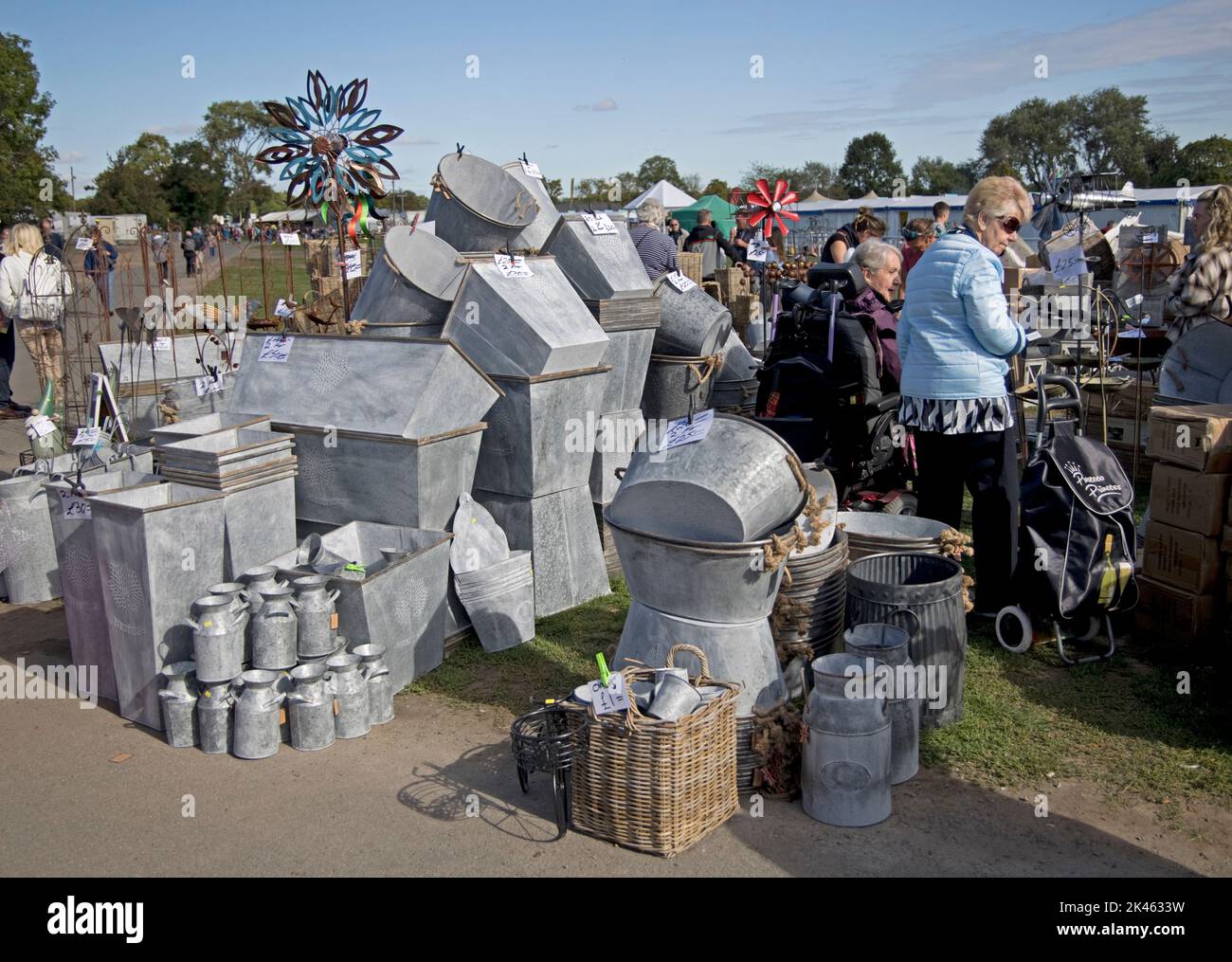 Pots and pans etc -Fotos und -Bildmaterial in hoher Auflösung – Alamy