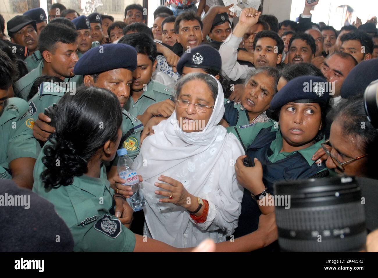 Dhaka, Bangladesch - July16, 2007: Die Polizei bringt den ehemaligen ...