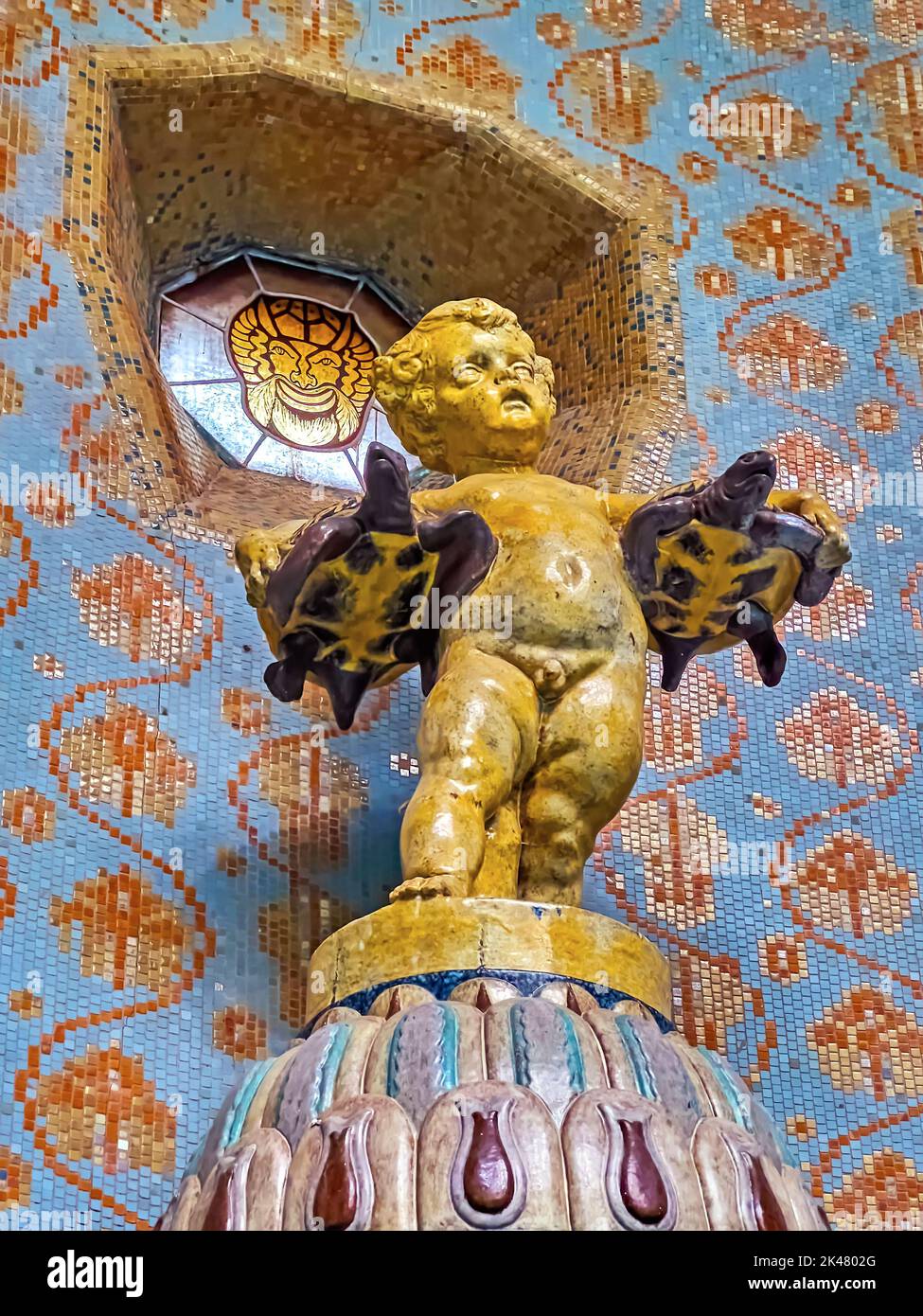 BUDAPEST, UNGARN - 24. FEB 2022: Thermalbad in den Gellert ...