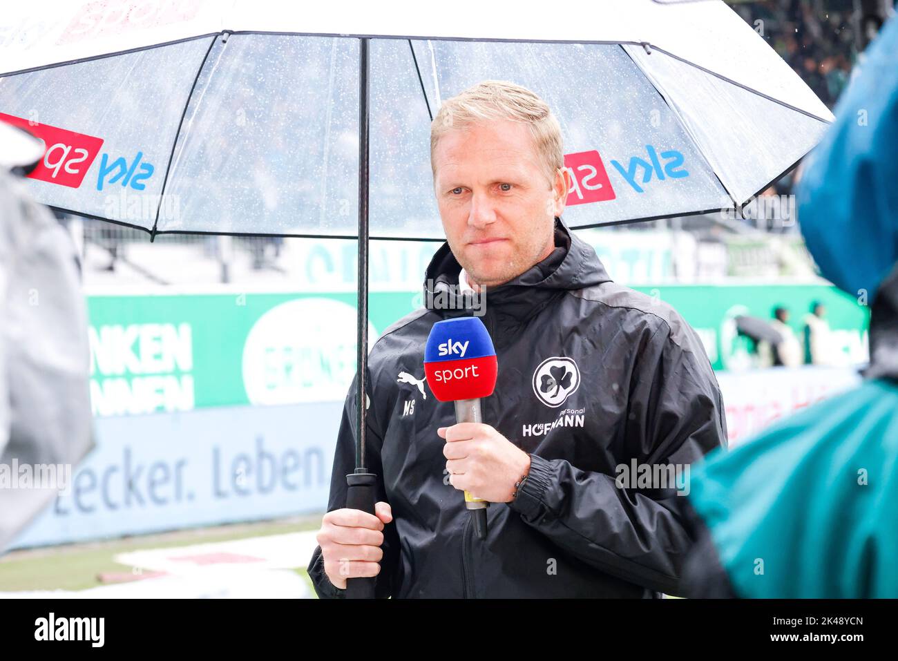 01. Oktober 2022, Bayern, Fürth: Fußball: 2. Bundesliga, SpVgg Greuther ...