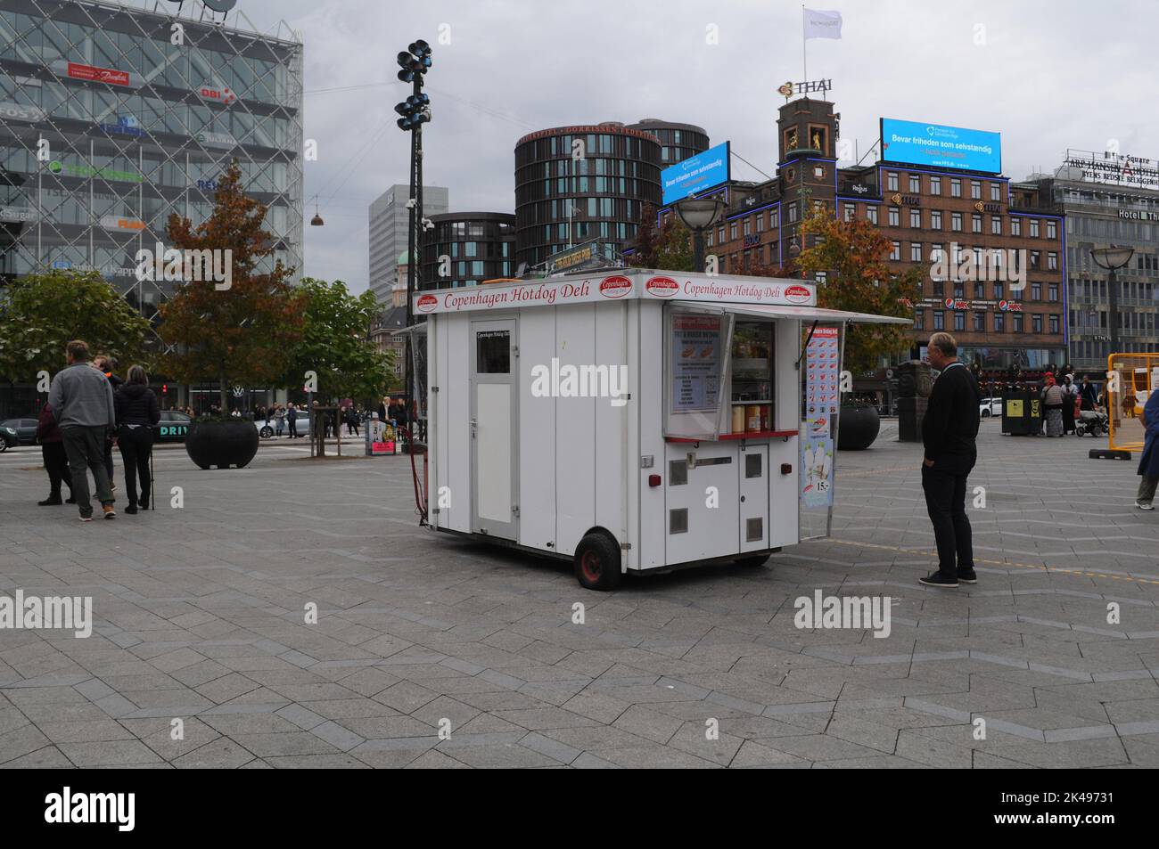 Kopenhagen /Denmark/01 OIctober 2022/Hotdog Fast Food Manu-Liebhaber im ...