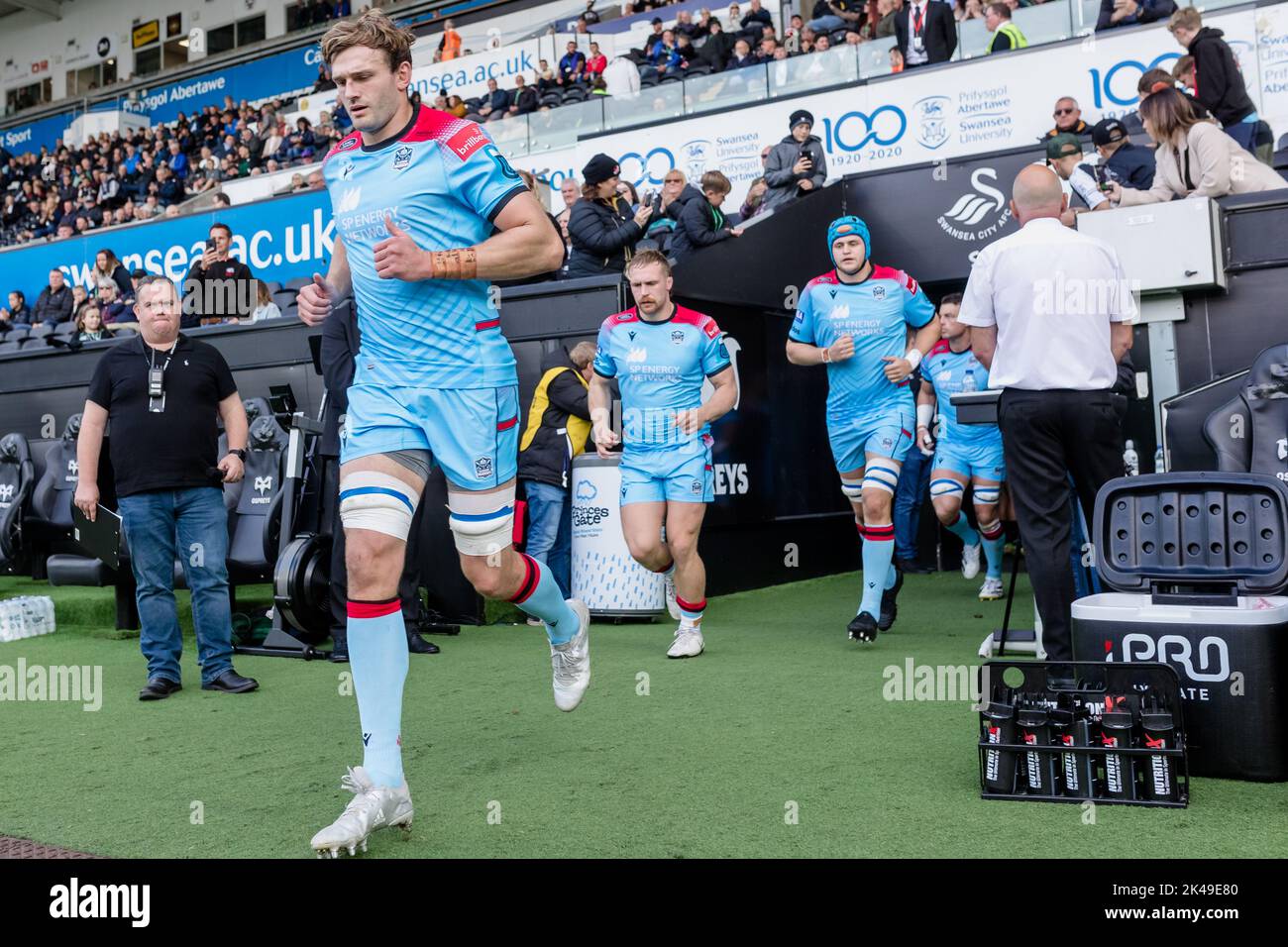 SWANSEA, WALES - 01. OKTOBER: Glasgow nimmt das Feld vor der BKT United ...