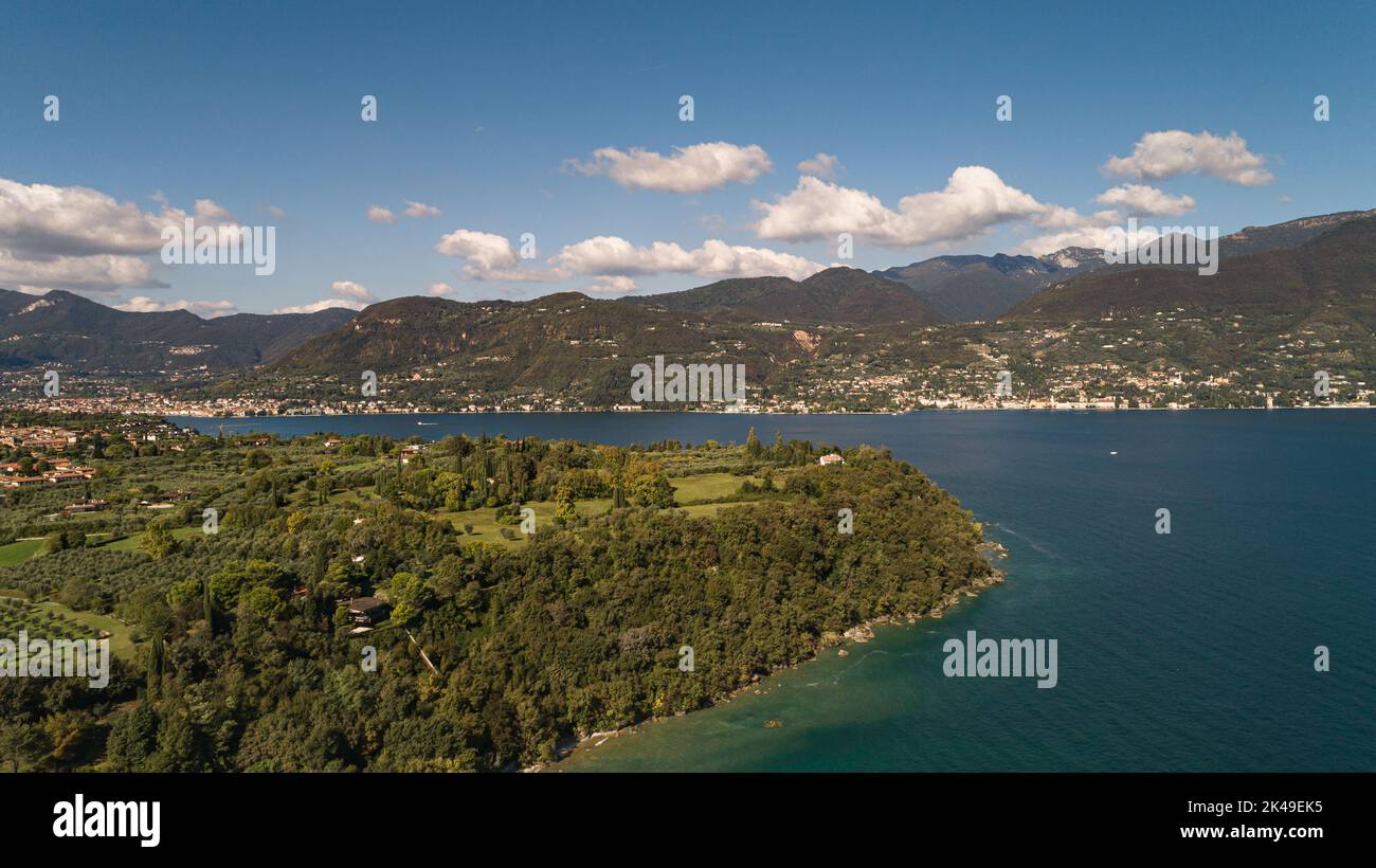 Sfondo bianco nuvola -Fotos und -Bildmaterial in hoher Auflösung – Alamy