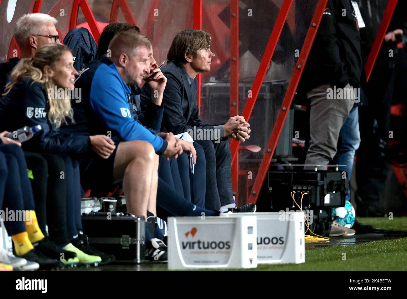 ENSCHEDE - Vitesse-Trainer Phillip Cocu beim niederländischen ...