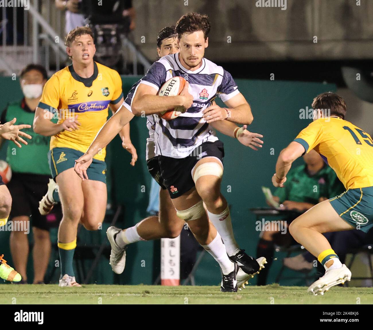 Tokio, Japan. 1. Oktober 2022. Japan XV Lock Jack Cornelson trägt den ...