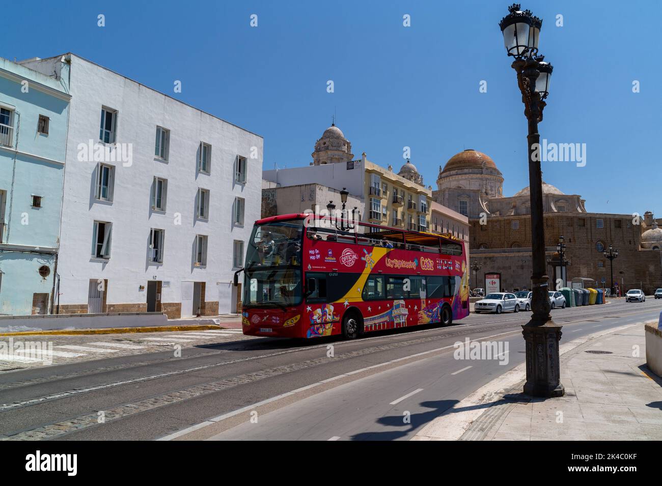 Cadiz touristenbus -Fotos und -Bildmaterial in hoher Auflösung – Alamy