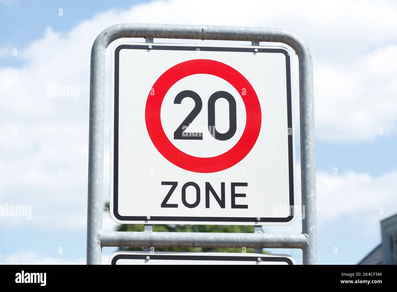 Tempo 20 zone -Fotos und -Bildmaterial in hoher Auflösung – Alamy