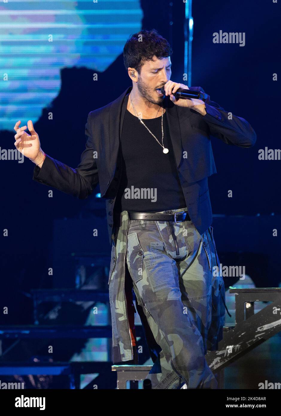 MIAMI, FL-OCT 1: Sebastian Yatra tritt auf der Bühne während der ...