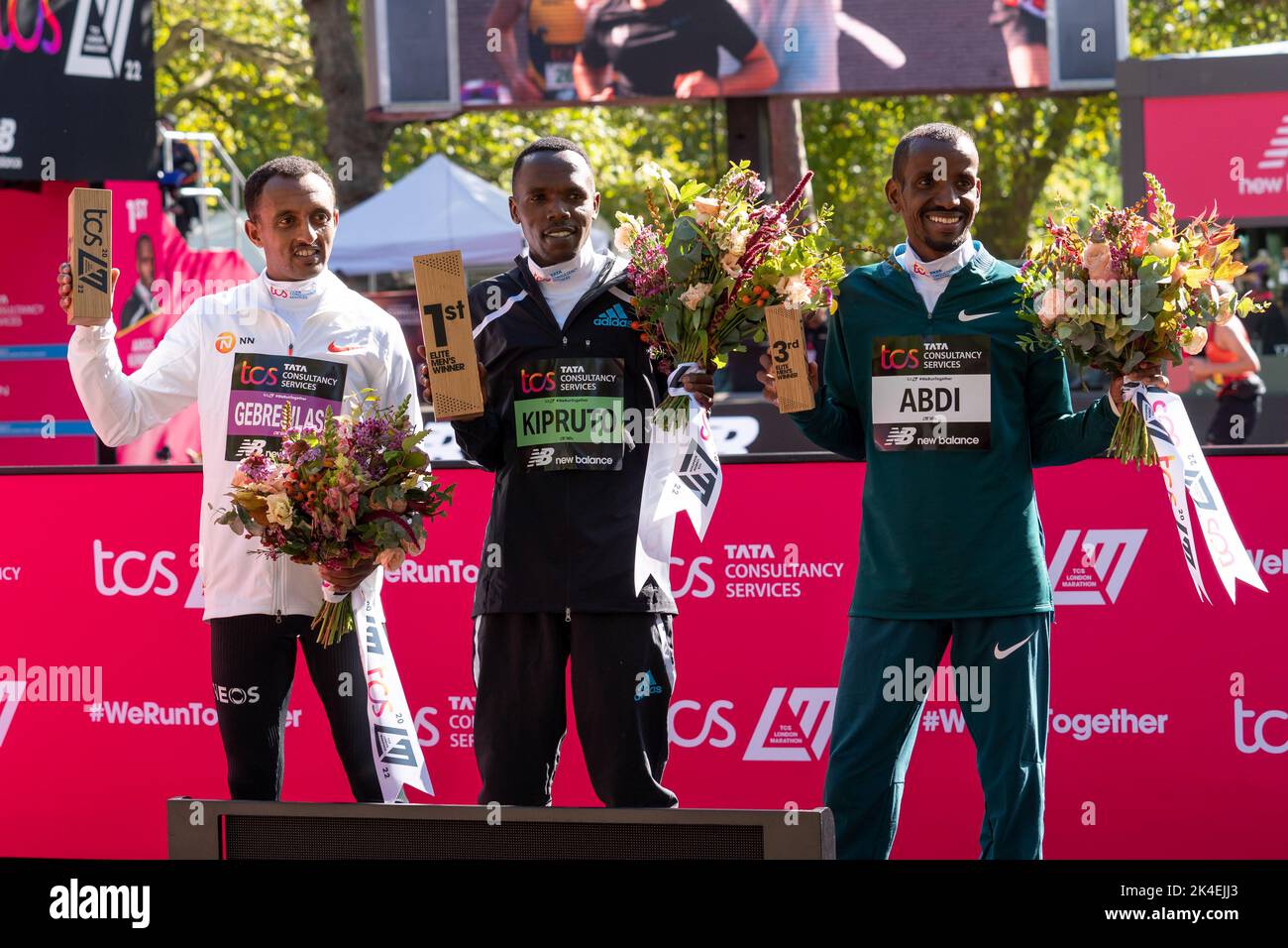 Sieger Amos Kipruto (KEN) Zeit von 2:04:39, zweiter Leul Gebresilase ...