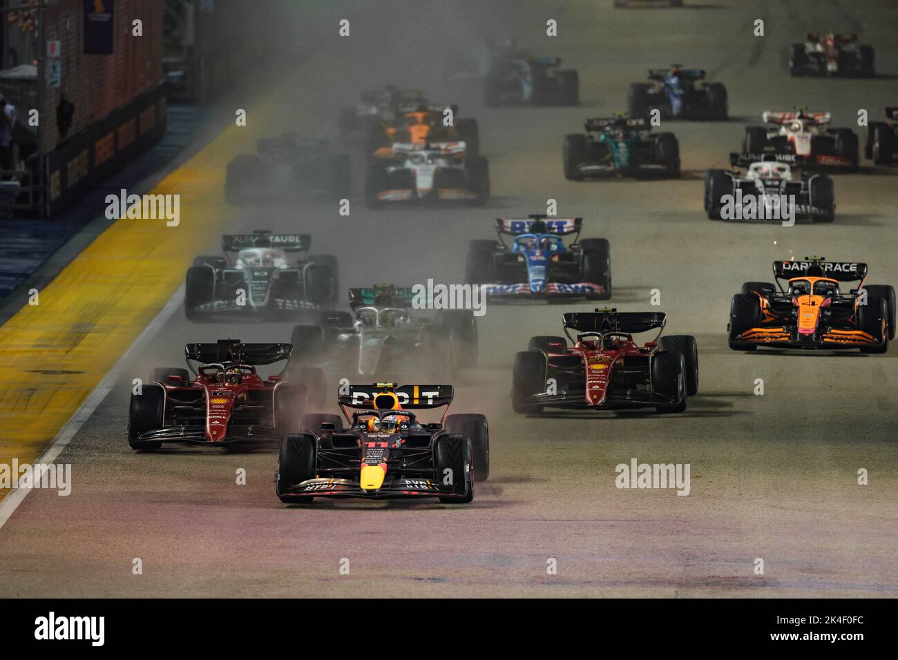 11 PEREZ Sergio (mex), Red Bull Racing RB18, 16 LECLERC Charles (mco), Scuderia Ferrari F1-75 ...