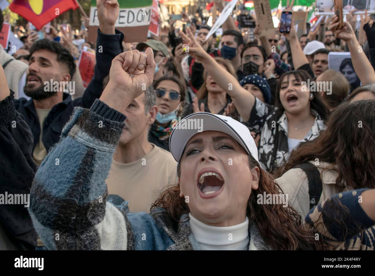 Frau, Leben, Freiheit“: Der Londoner Protest gegen den Iran zieht ...
