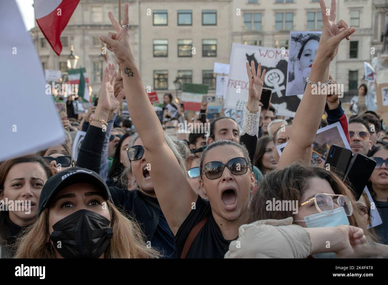 Frau, Leben, Freiheit“: Der Londoner Protest gegen den Iran zieht ...