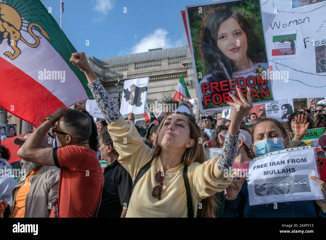 Frau, Leben, Freiheit“: Der Londoner Protest gegen den Iran zieht ...