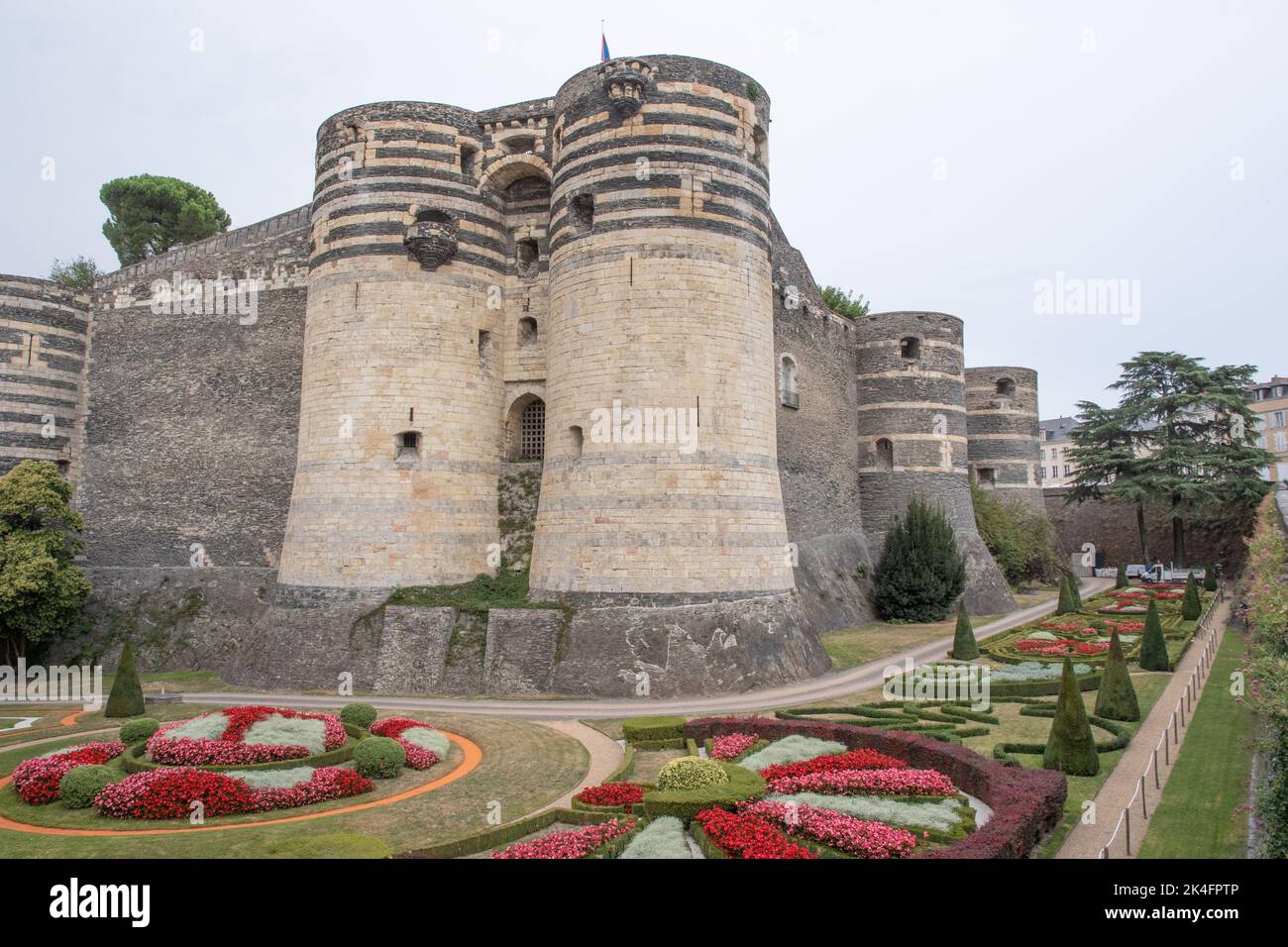 Stone arched gateway -Fotos und -Bildmaterial in hoher Auflösung – Alamy