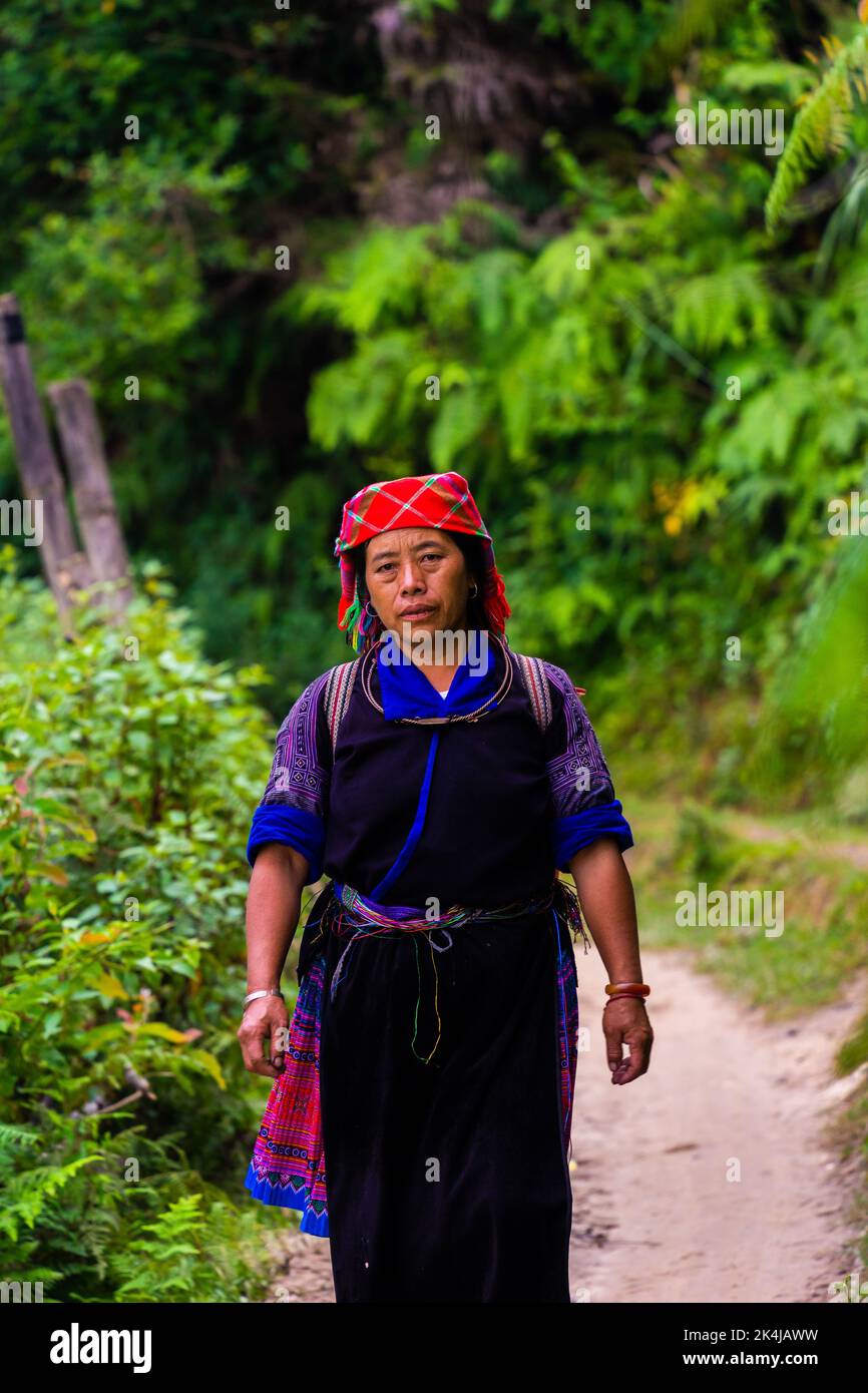 Mu Cang Chai, Vietnam - 24. Sep 2022: Menschen mit einer ethnischen ...