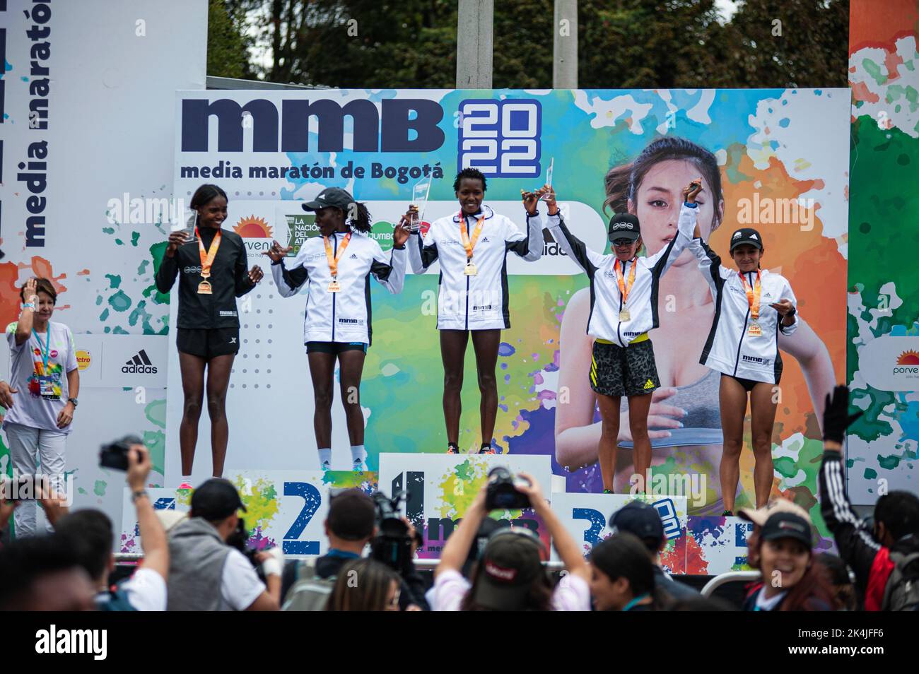 Rosa chacha nazret weldu -Fotos und -Bildmaterial in hoher Auflösung ...