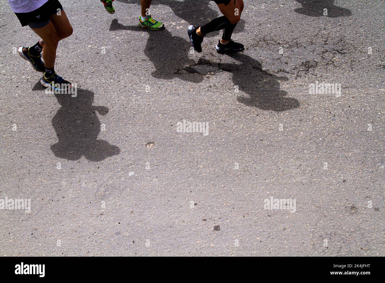 Die Menschen nehmen am Comeback nach zwei Jahren des Halbmarathons in ...