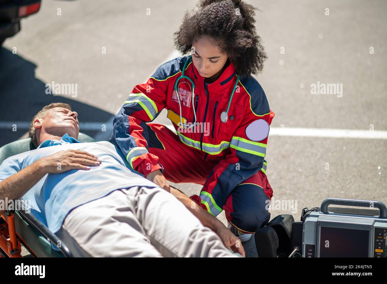 Female emt -Fotos und -Bildmaterial in hoher Auflösung – Alamy