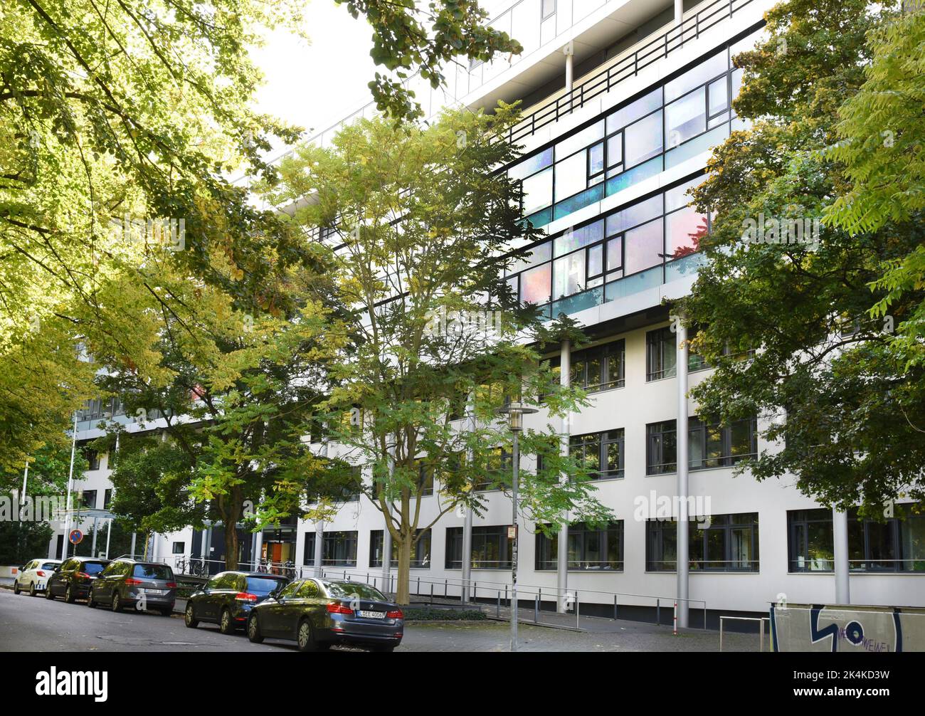 Leipzig, Deutschland. 03. Oktober 2022. Die Außenansicht vom Max-Planck ...