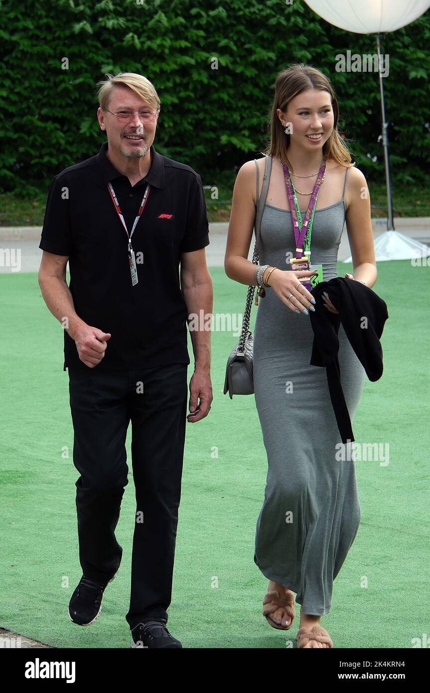 Mika hakkinen and his wife -Fotos und -Bildmaterial in hoher Auflösung ...