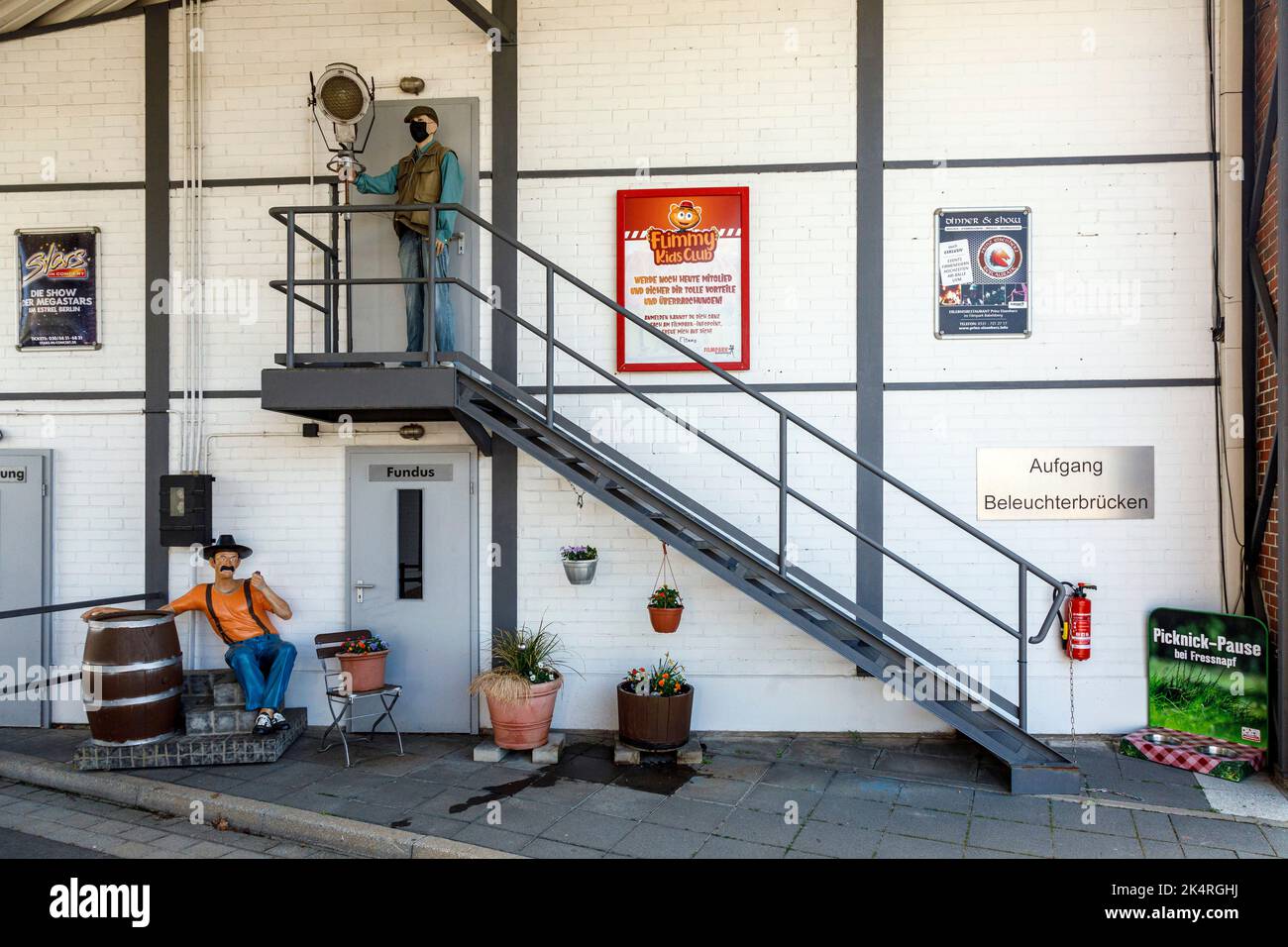 Movie park germany eingang -Fotos und -Bildmaterial in hoher Auflösung – Alamy