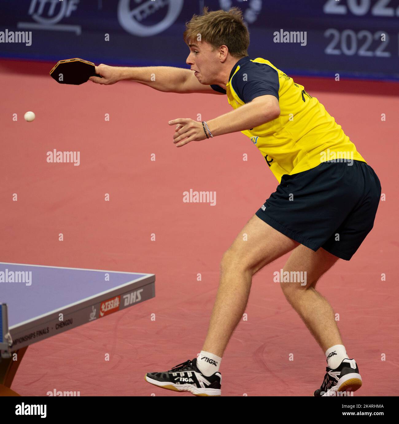 CHENGDU, CHINA - 3. OKTOBER 2022 - der Schwede Truls Moregard tritt ...