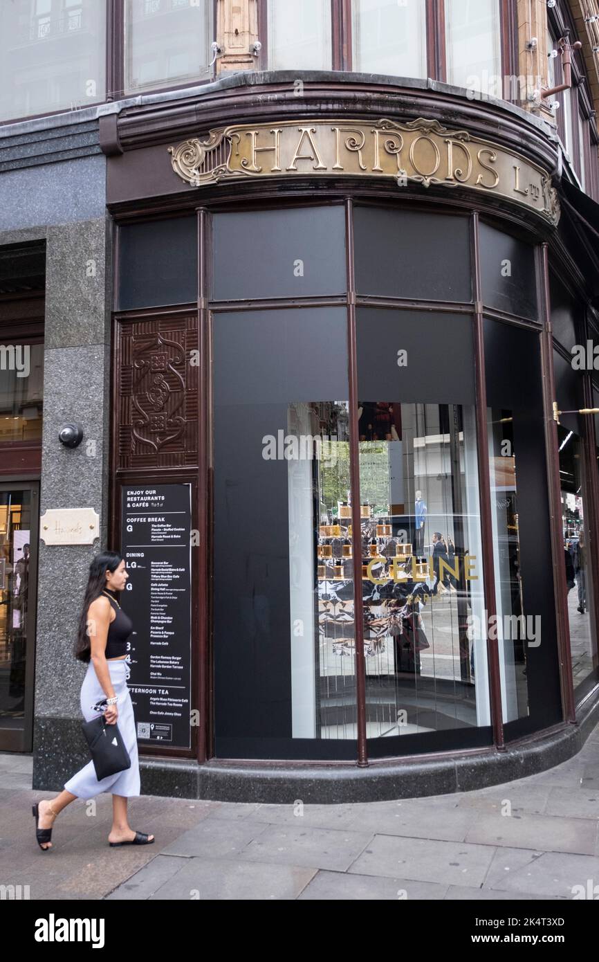 Kaufhaus Harrods in der exklusiven Gegend von Knightsbridge am 7.. September 2022 in London ...
