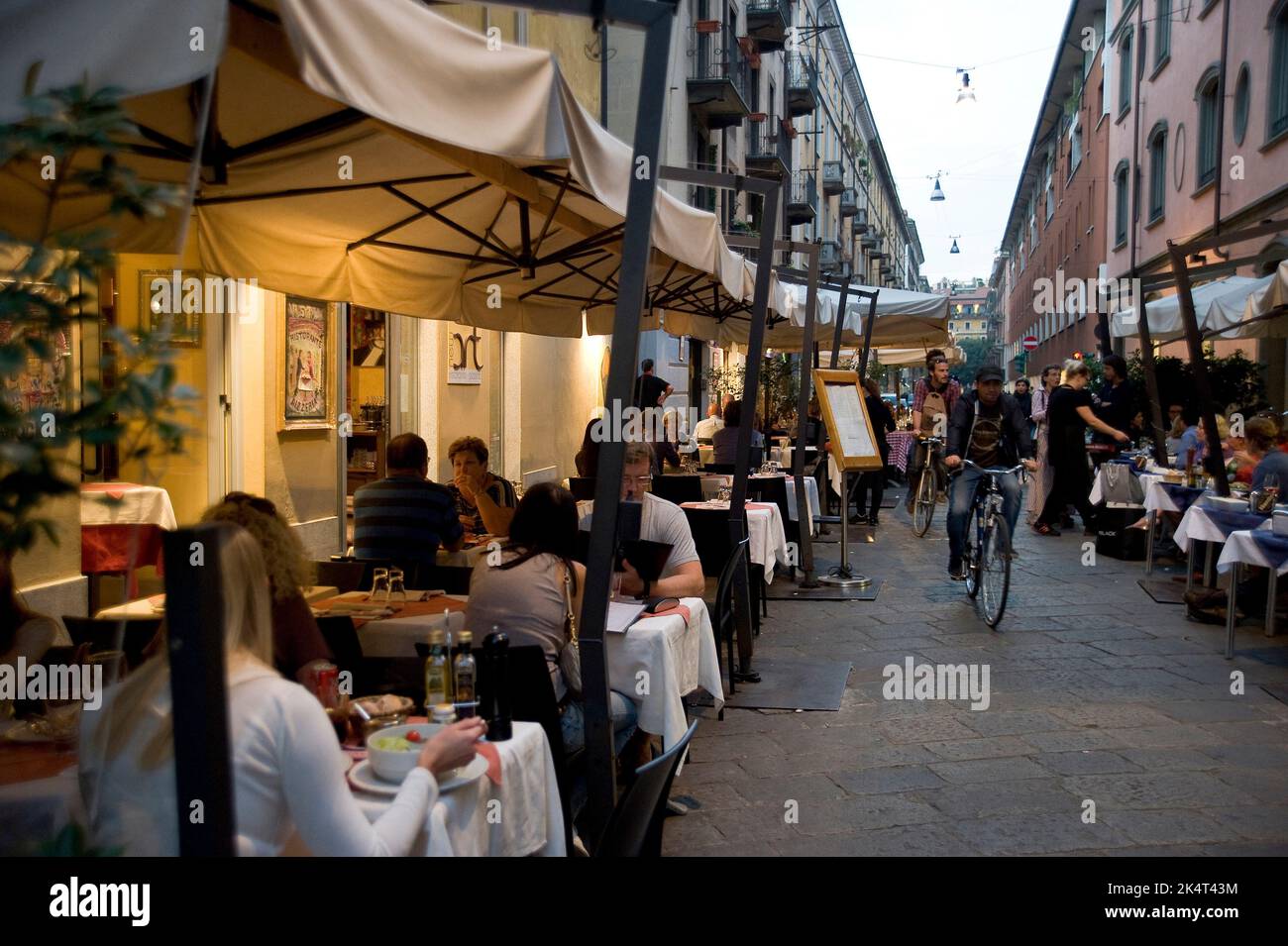 Café brera -Fotos und -Bildmaterial in hoher Auflösung – Alamy