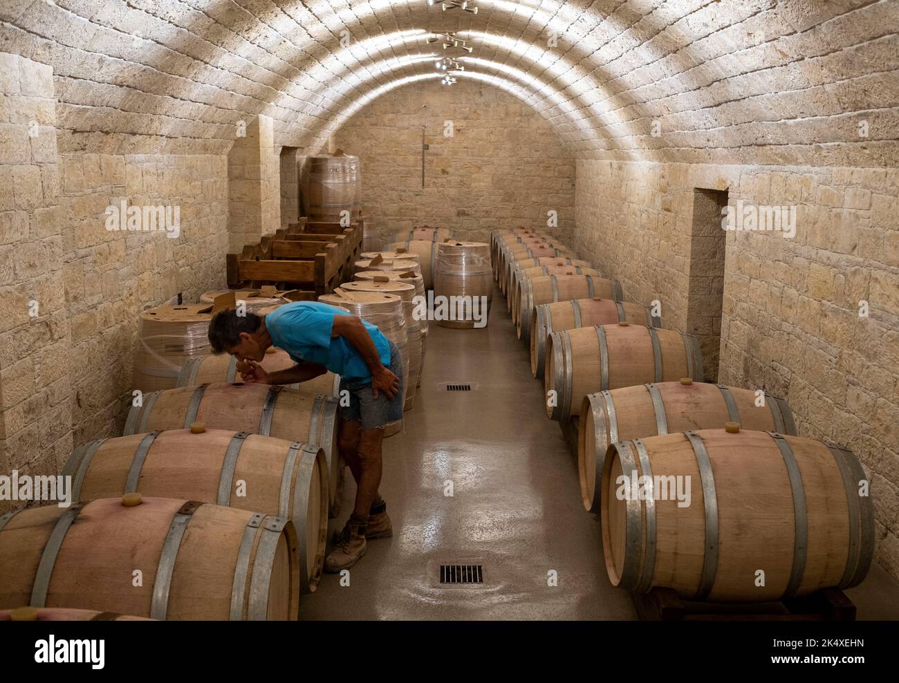 Papaioannou weinkeller -Fotos und -Bildmaterial in hoher Auflösung – Alamy