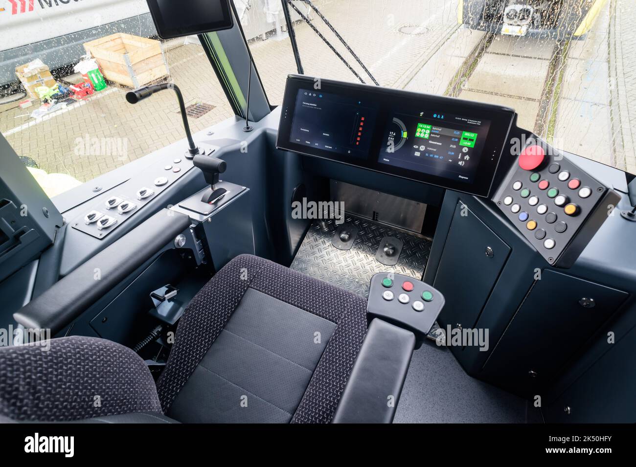 Berlin, Innotrans 2022, Stadler Tram TINA für Darmstadt // Berlin ...