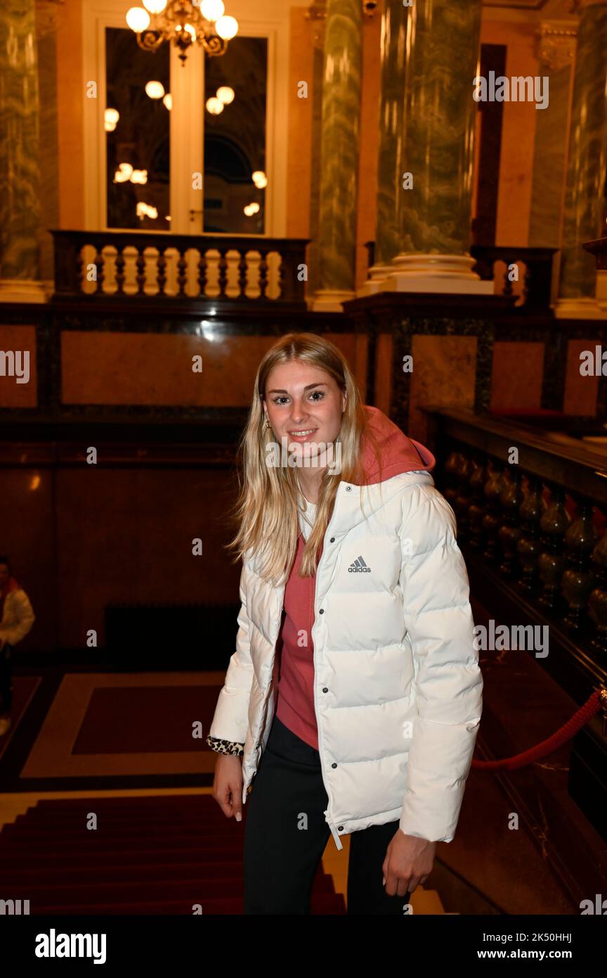 Jule brand dfb -Fotos und -Bildmaterial in hoher Auflösung – Alamy