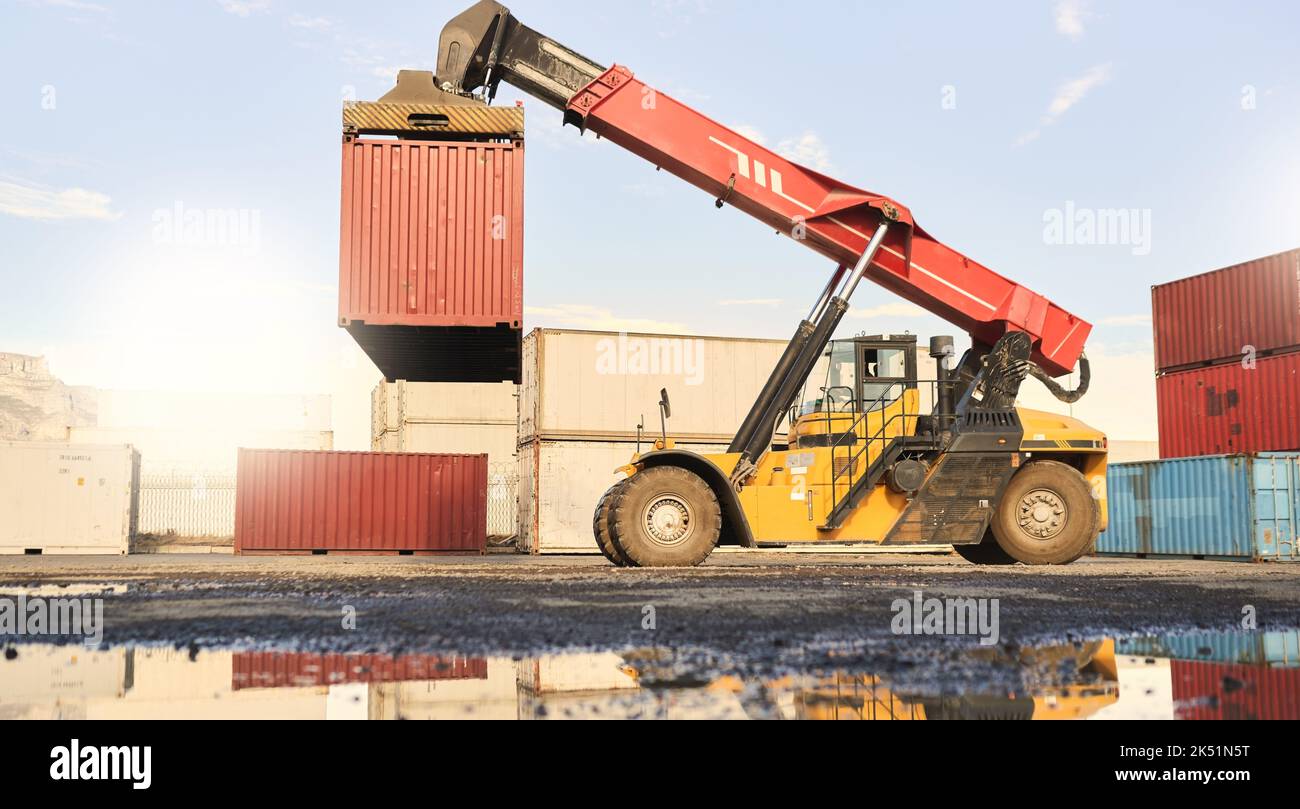 Forklift truck loader technology -Fotos und -Bildmaterial in hoher ...