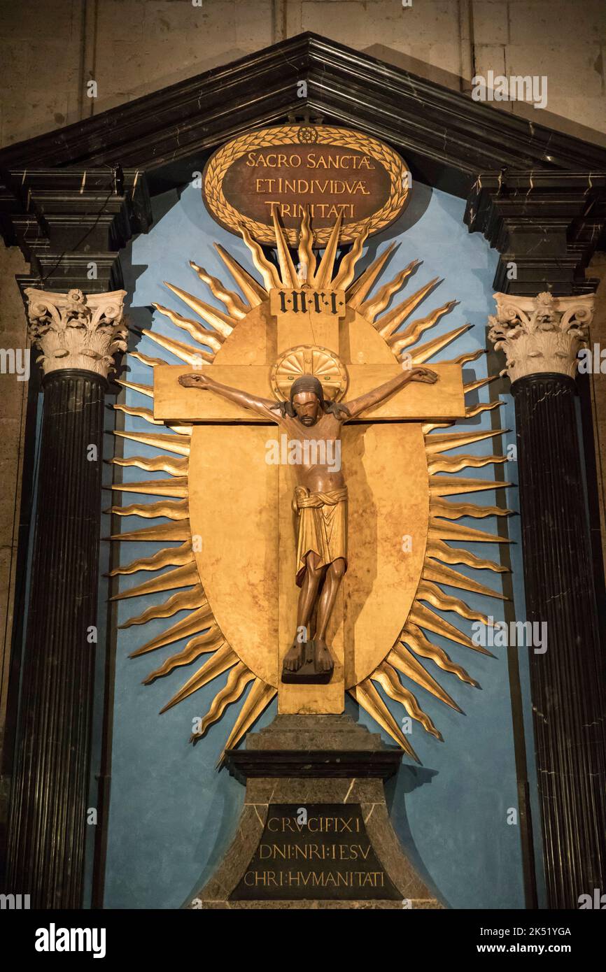 Das Gero-Kreuz im Dom, Köln, Deutschland. Das Gero-Kreuz (Gero Crucifix), um 965-970, ist der ...