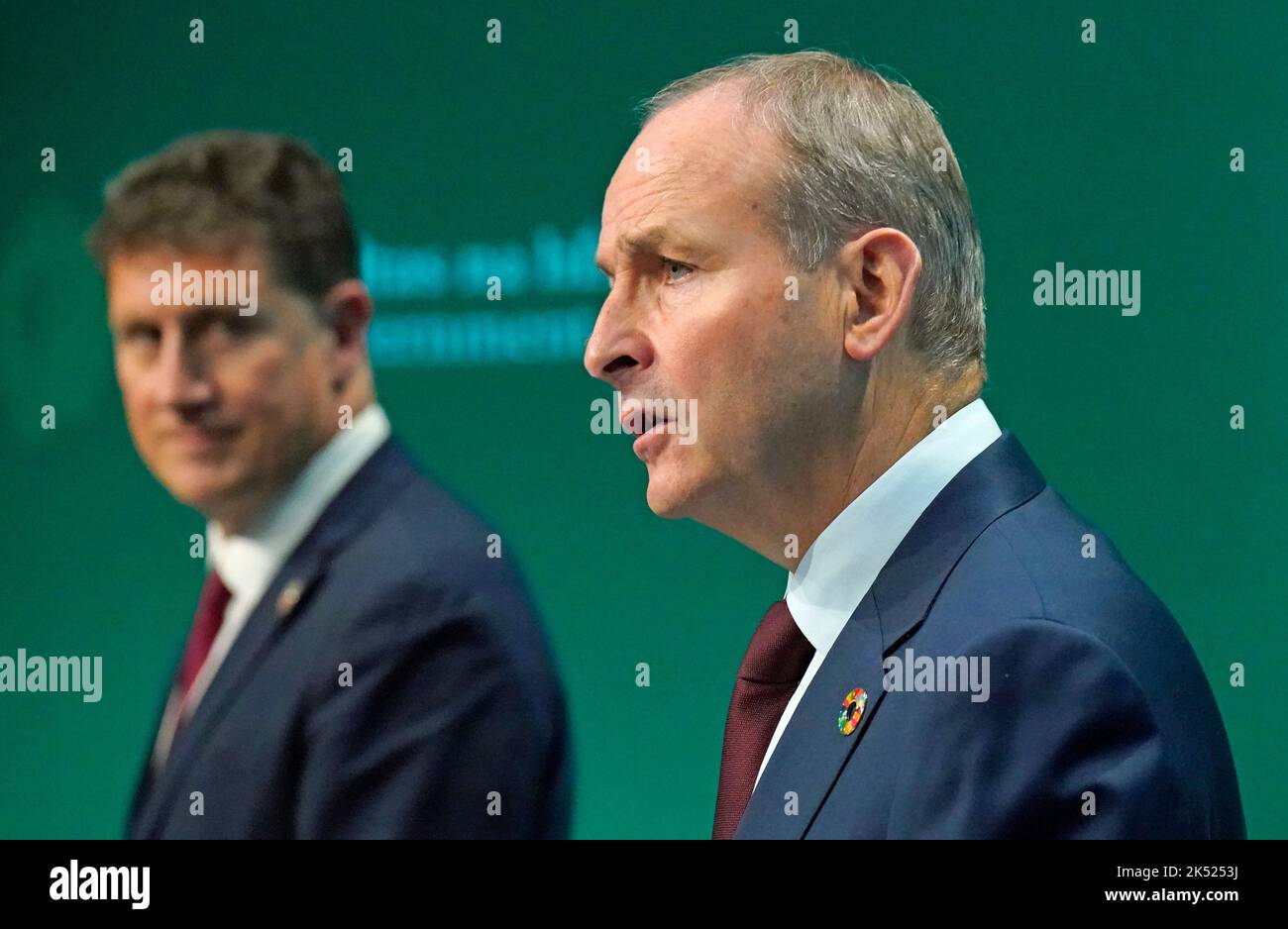 (Von links nach rechts) Verkehrsminister Eamon Ryan und Taoiseach ...
