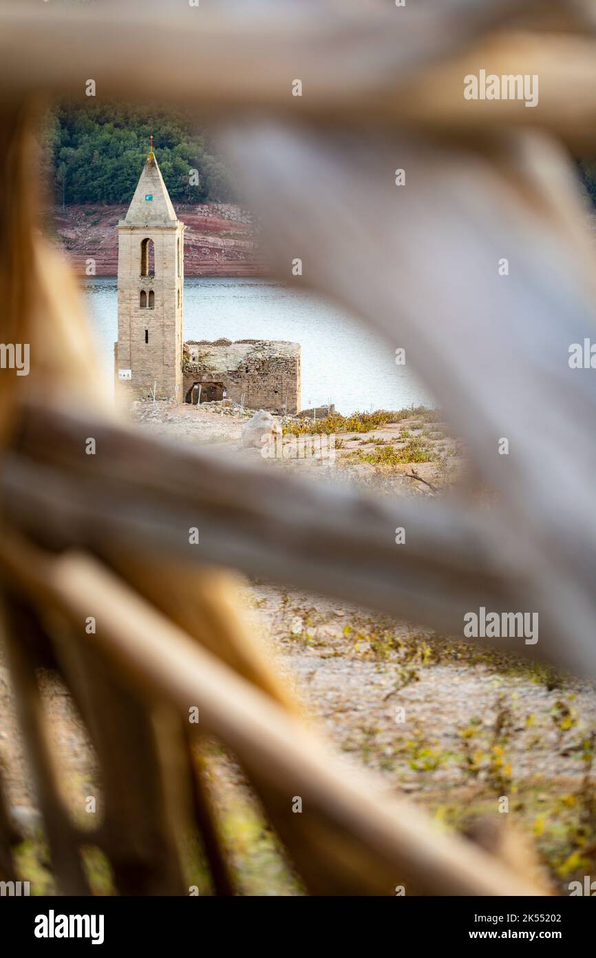 Glockenturm von sant roma de sau -Fotos und -Bildmaterial in hoher ...
