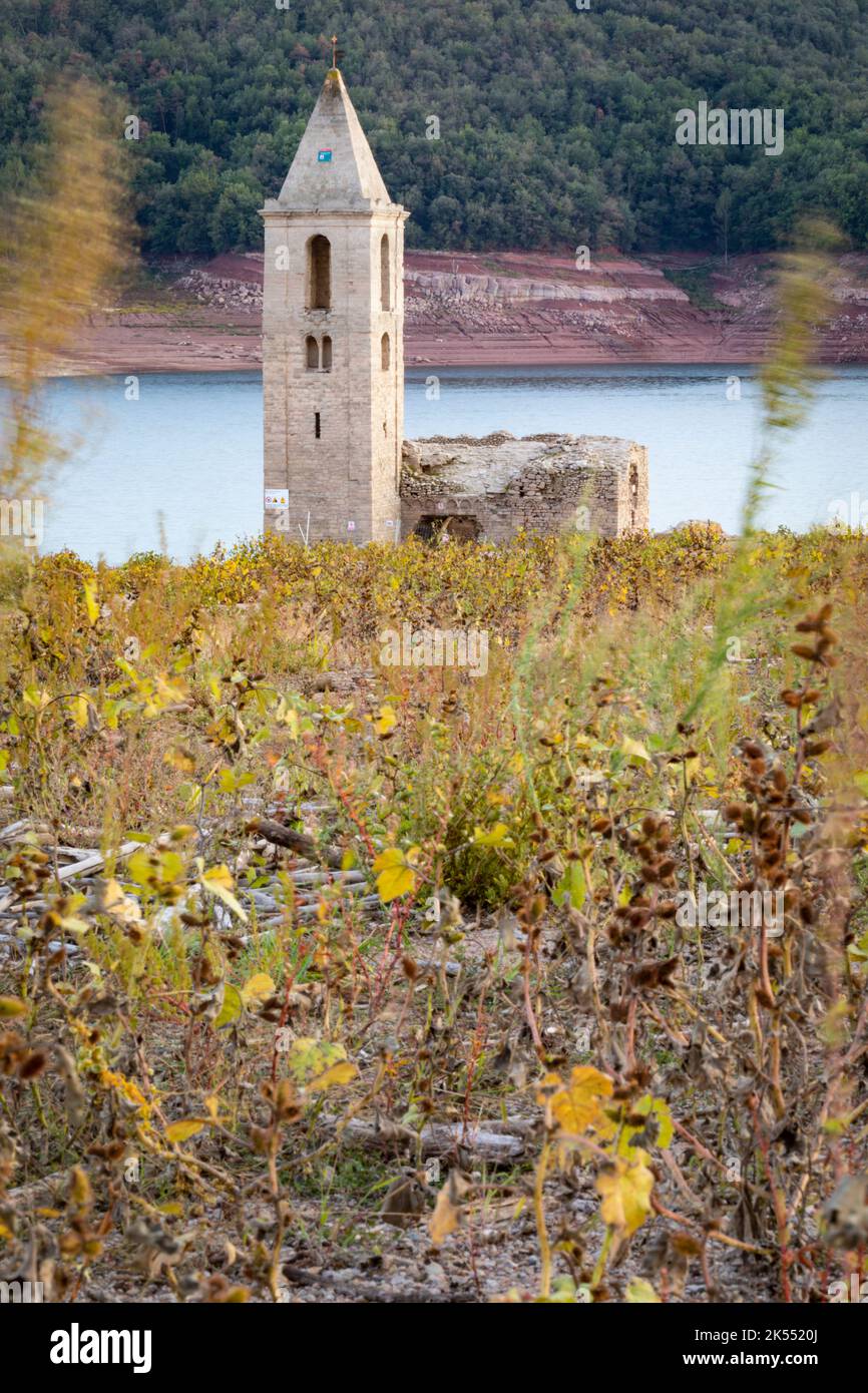 Glockenturm von sant roma de sau -Fotos und -Bildmaterial in hoher ...