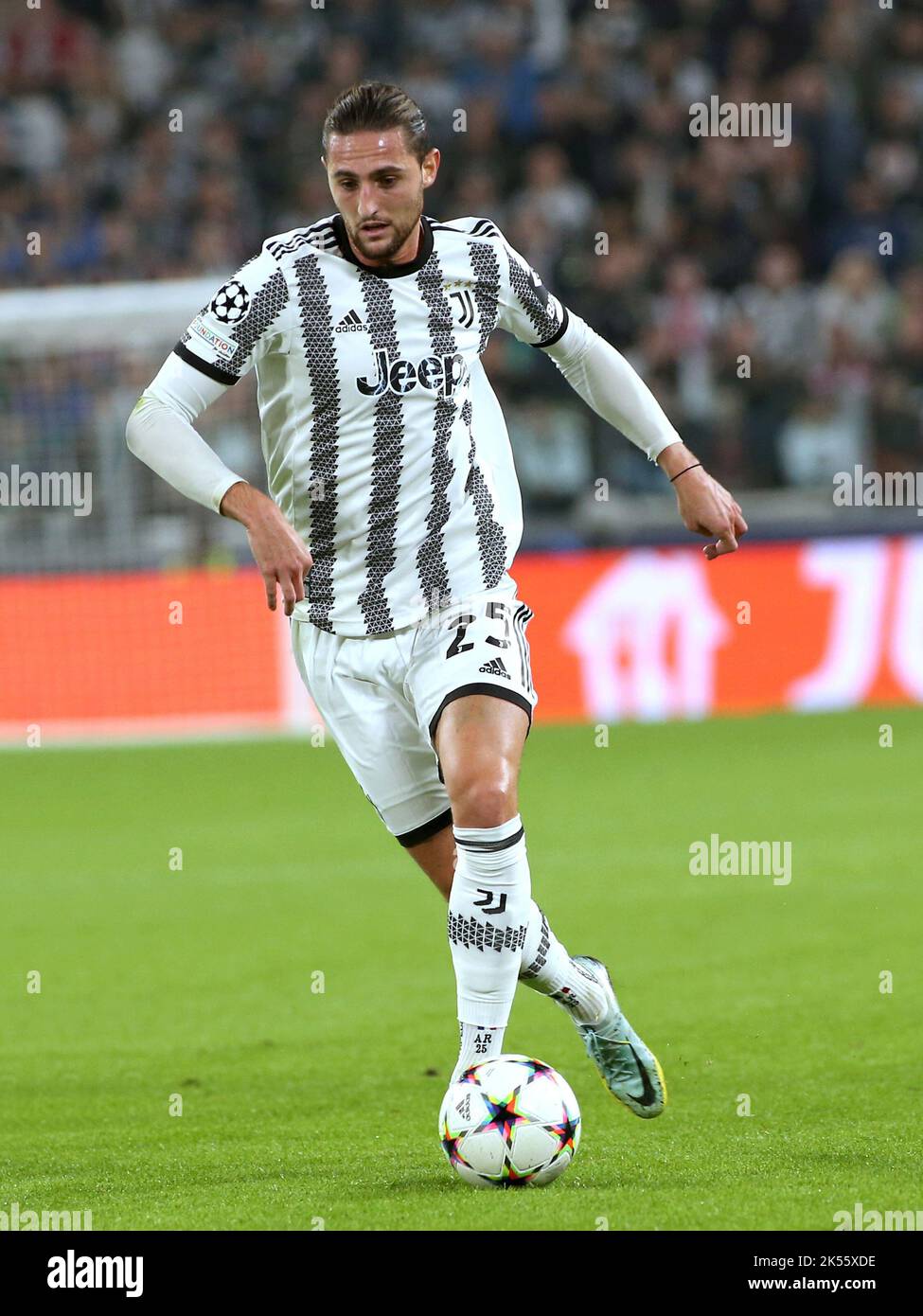 Allianz Stadium, Turin, Italien, 05. Oktober 2022, Adrien Rabiot (FC ...
