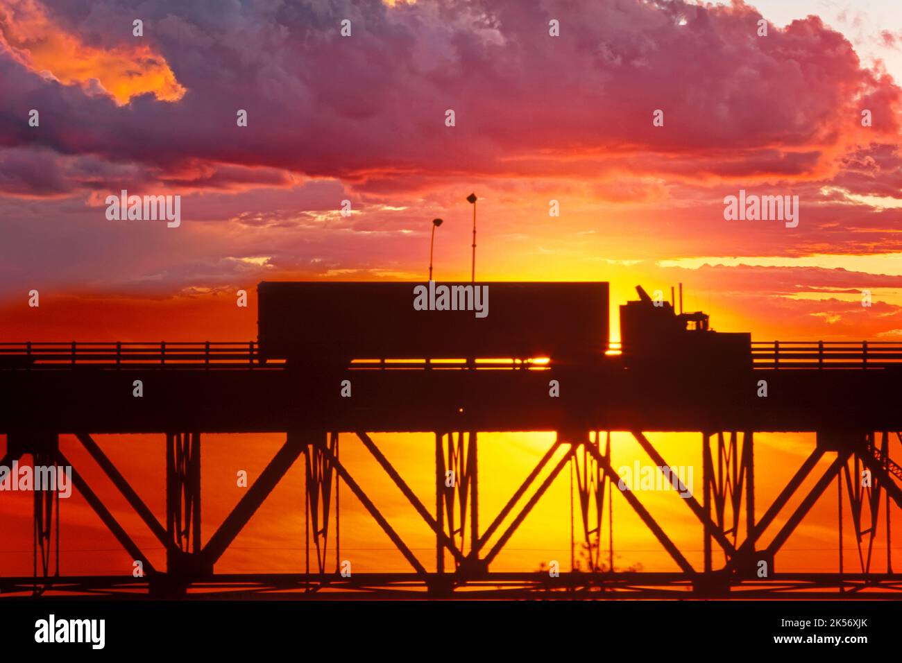 Lkw brücke -Fotos und -Bildmaterial in hoher Auflösung – Alamy