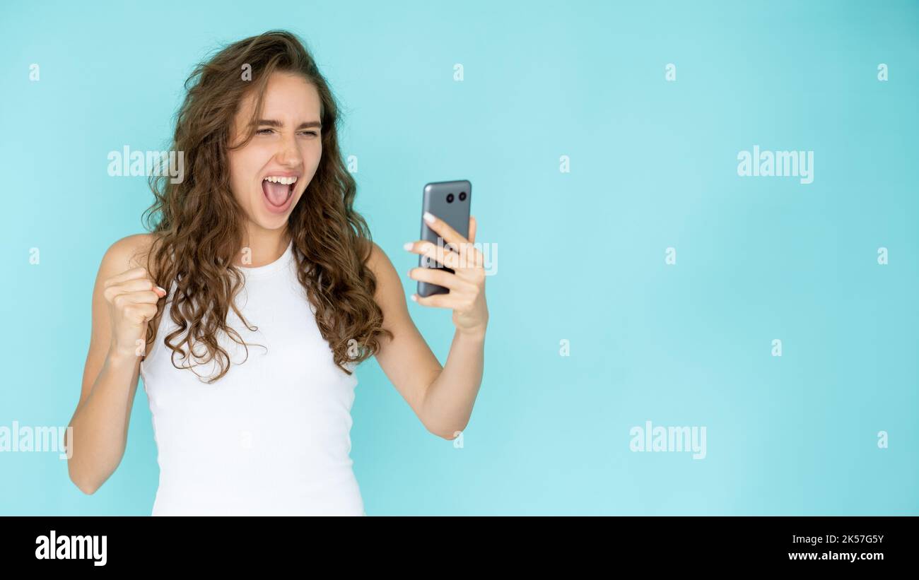 Shouting woman -Fotos und -Bildmaterial in hoher Auflösung – Alamy