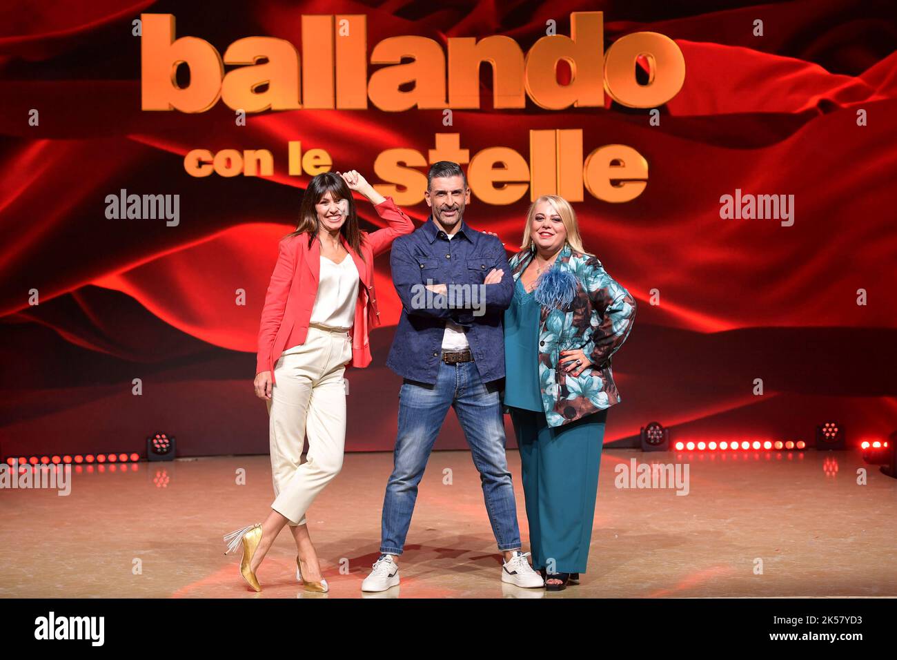 Rom, Italien - 06. Oktober 2022 Sara Di Vaira (l), Simone Di Pasquale (Mitte) und Rossella Erra ...